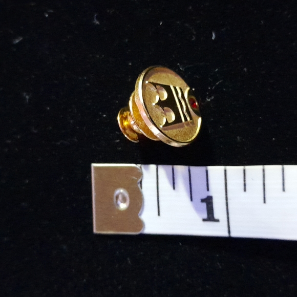 Royal Caribbean | Accessories | Royal Caribbean Crown Logo Gold Tone ...